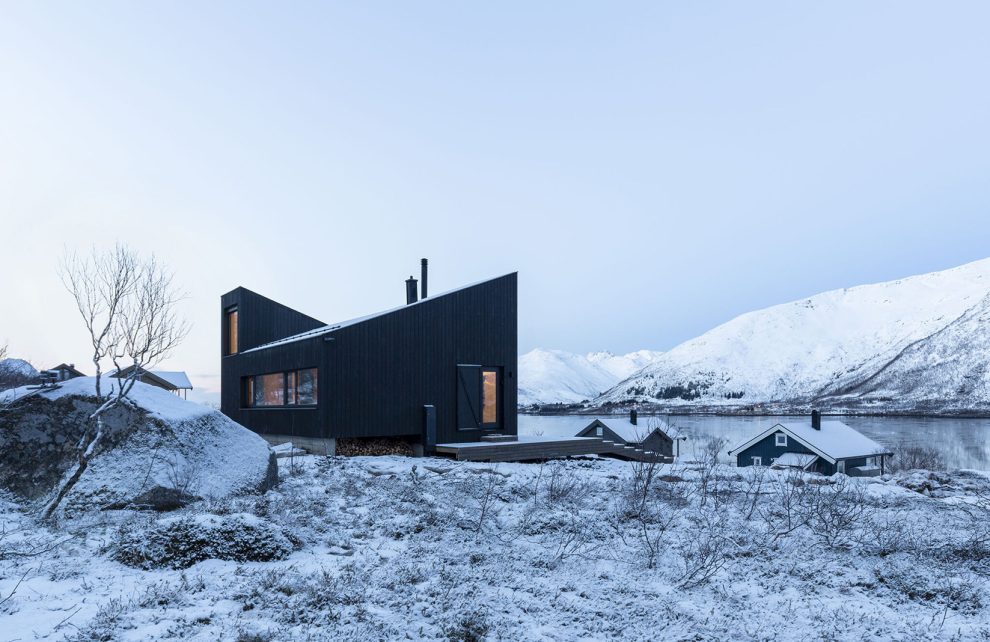 James Turrell installs a mystical Skyspace next to a Norwegian fjord ...