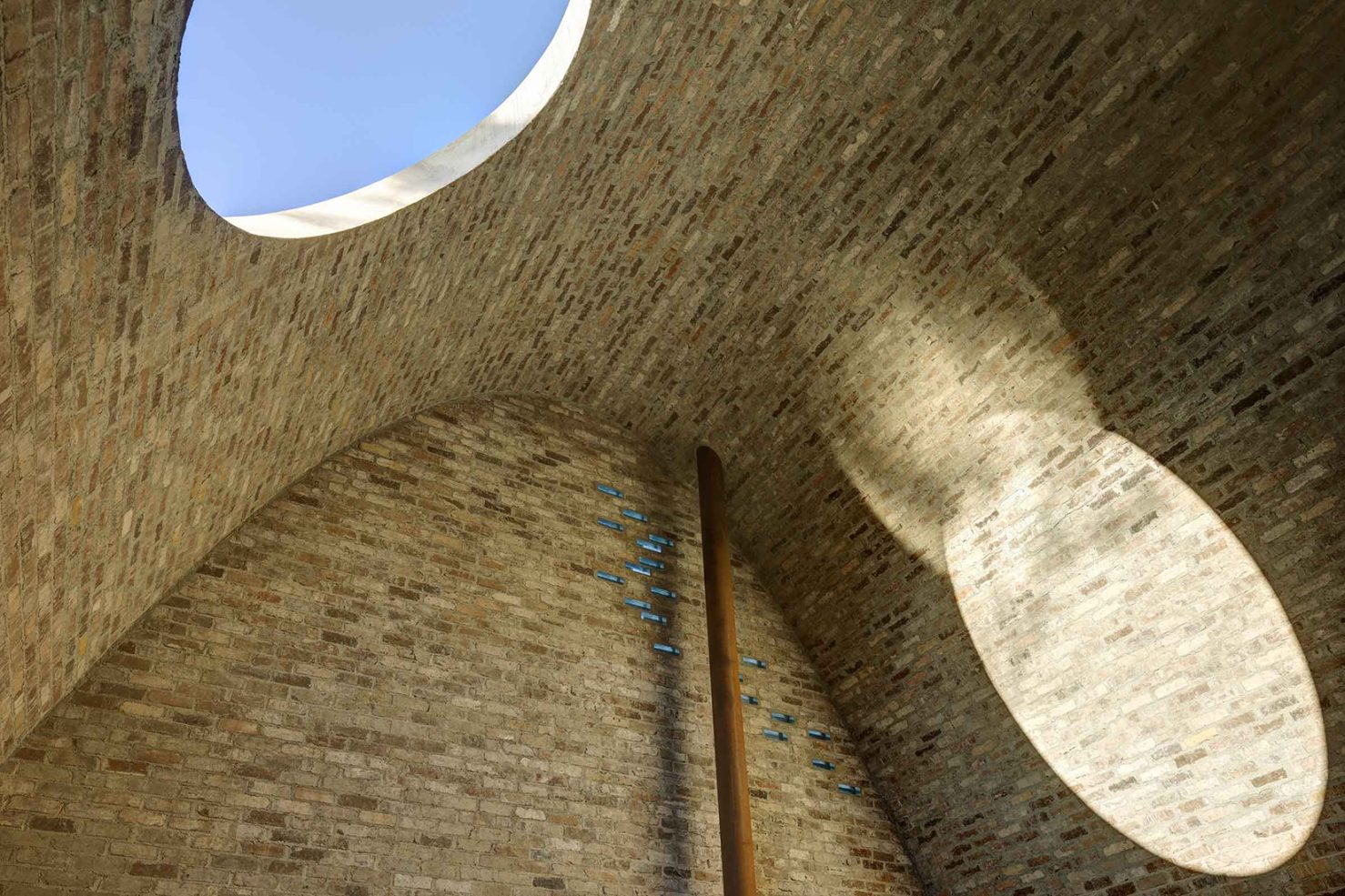 Sky-gazing home by Peter Stutchbury hits the market near the Blue ...