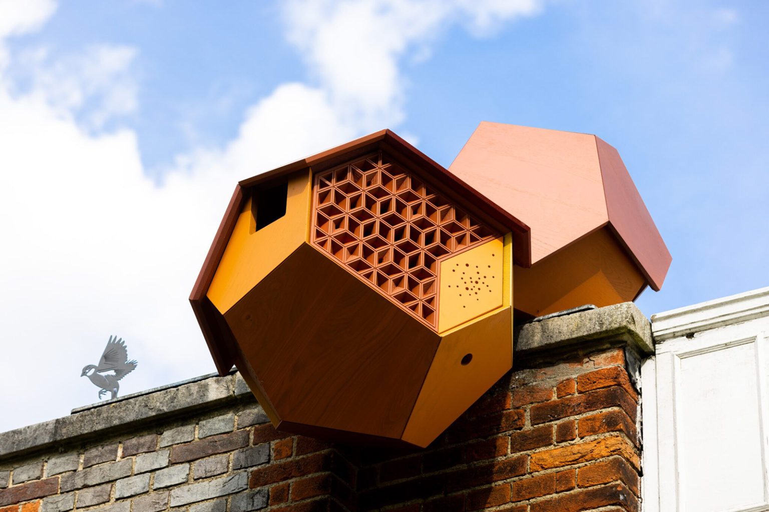 Spider webs are the stars at Tomas Saraceno’s new phone-free exhibition ...
