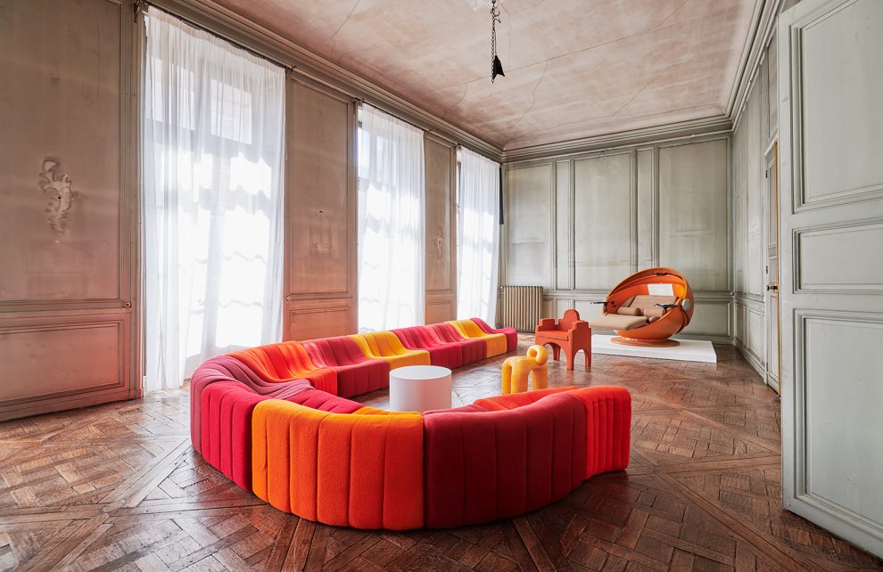 Ron Arad’s 360 degree installation Curtain Call opens at London’s ...