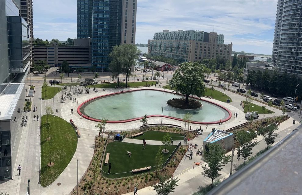 Toronto's heart-shaped Love Park opens to the public - The Spaces