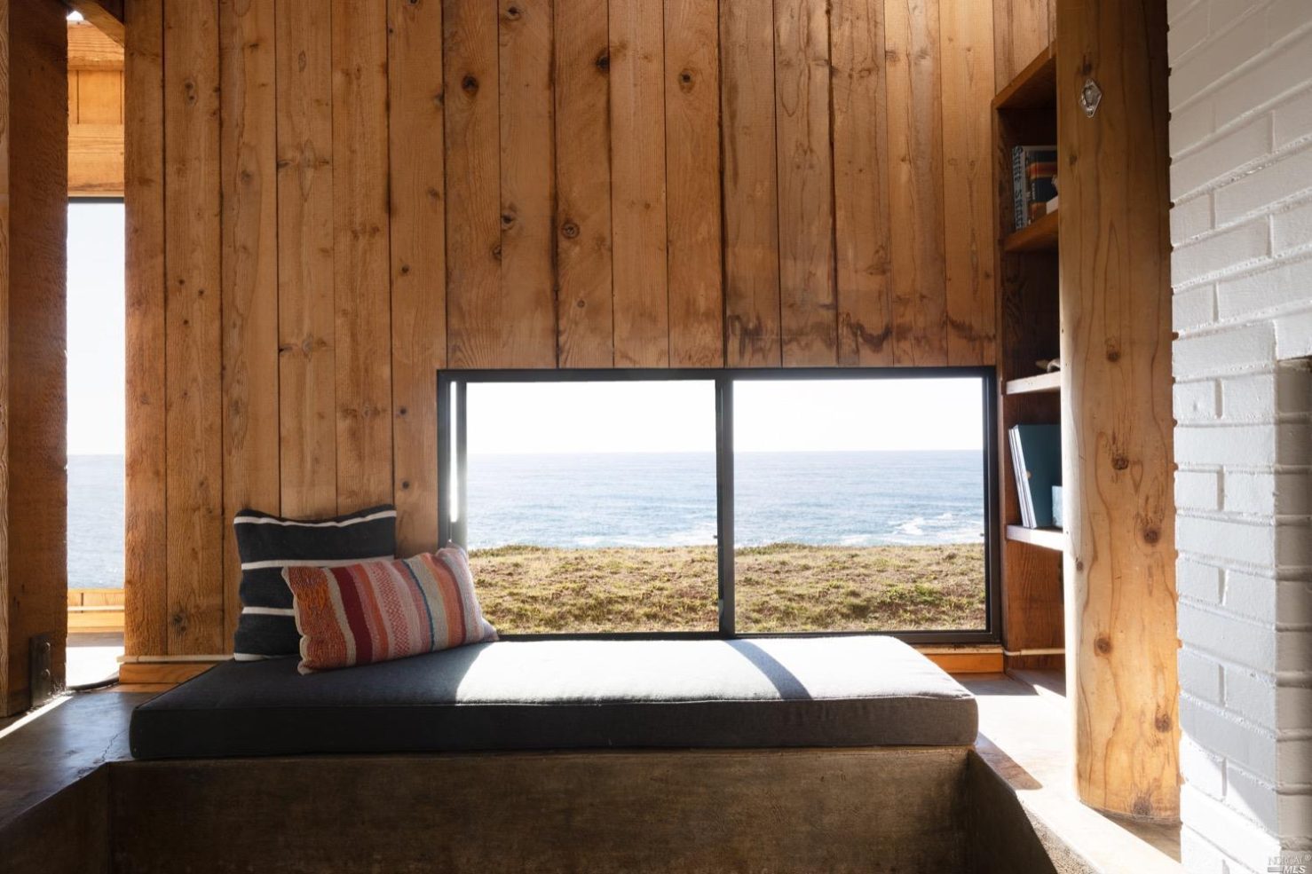 A clifftop Sea Ranch condo asks for $1.7m - The Spaces