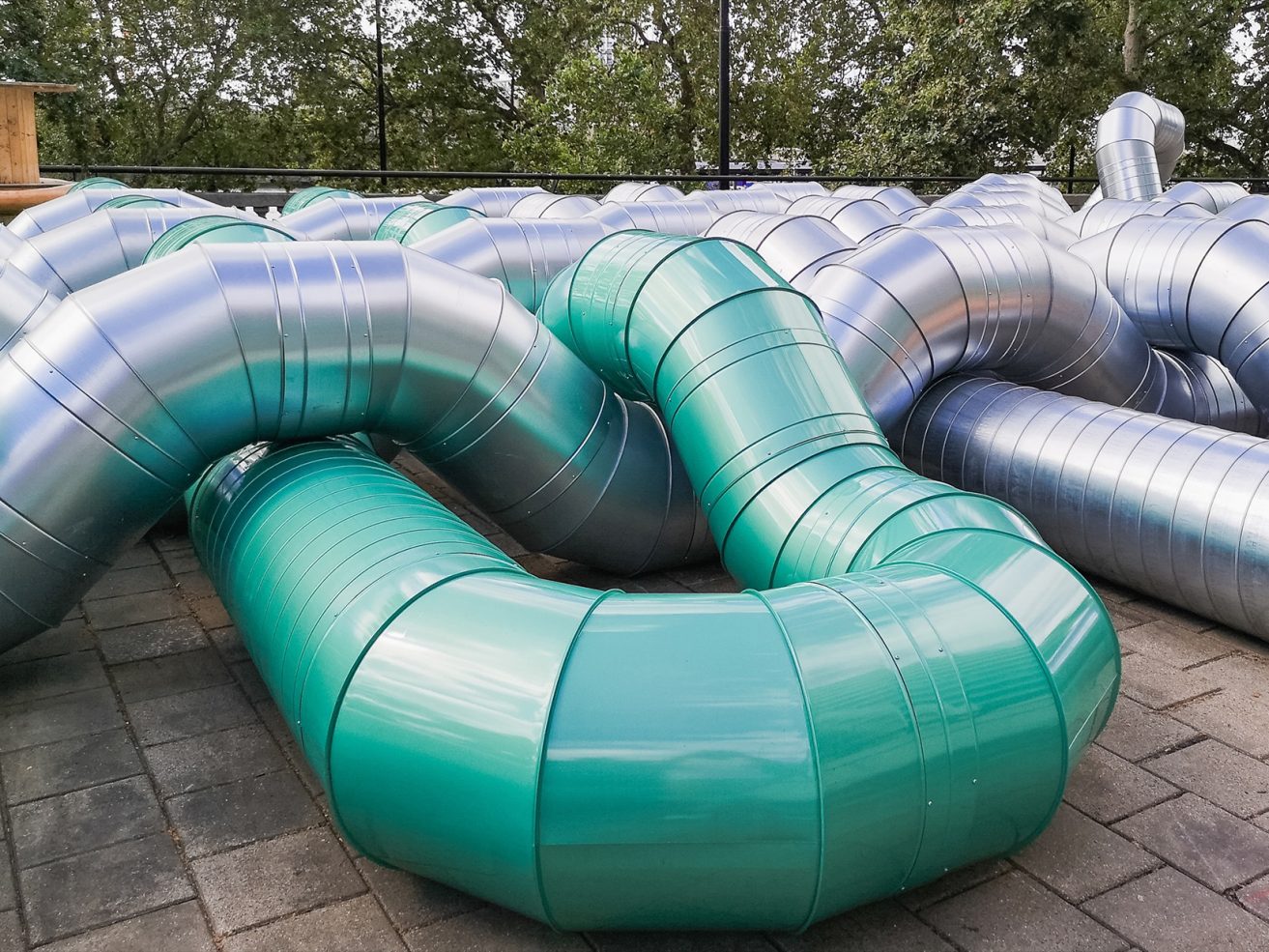 Holly Hendry's 'Slackwater' sculpture weaves its way across the roof of ...