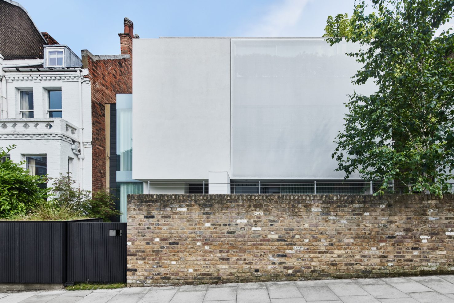 Hampstead’s modernist landmarks inform this gallery-like home - The Spaces