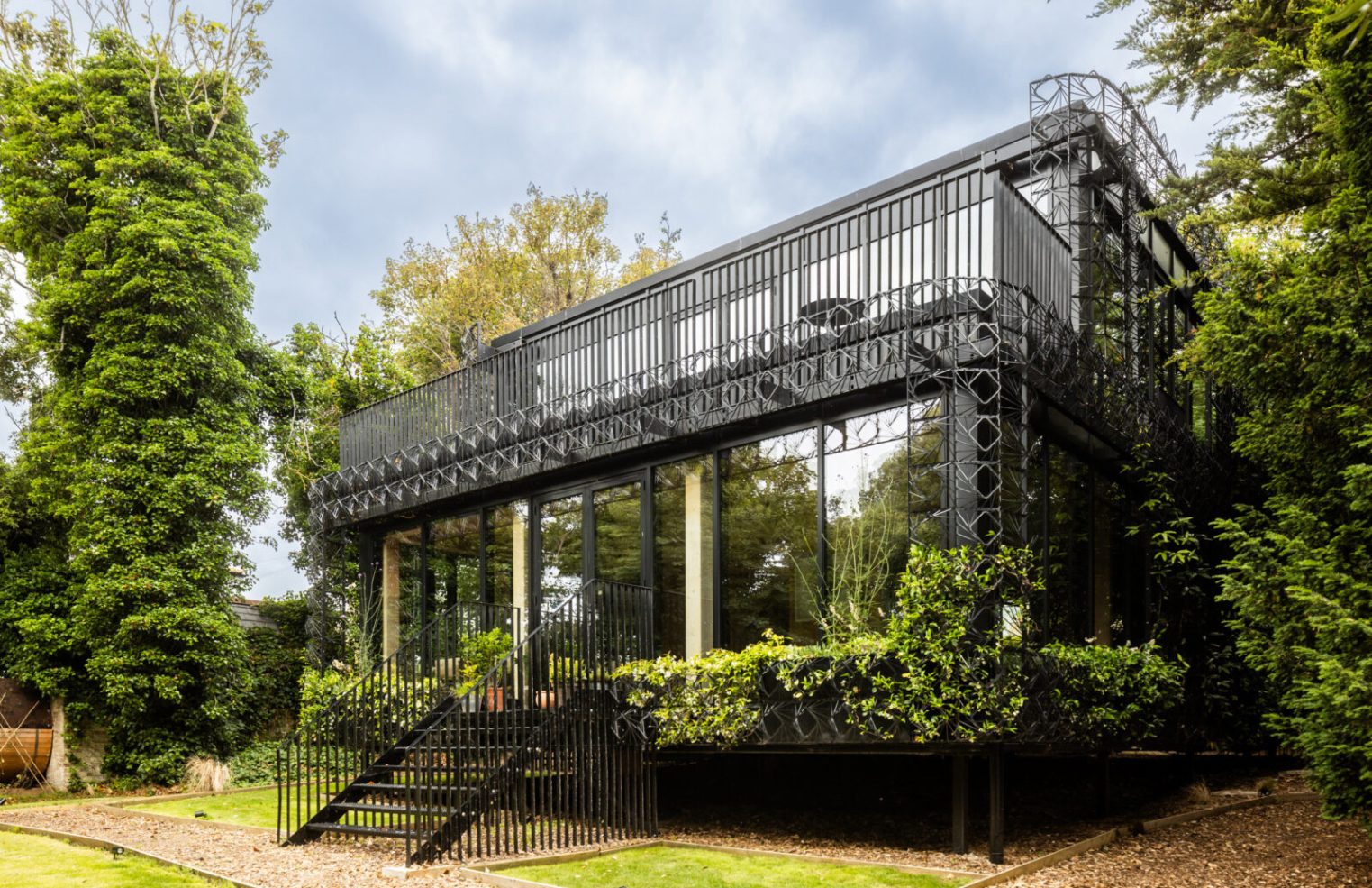A 'woven' coastal Kent home asks for £1.75m - The Spaces