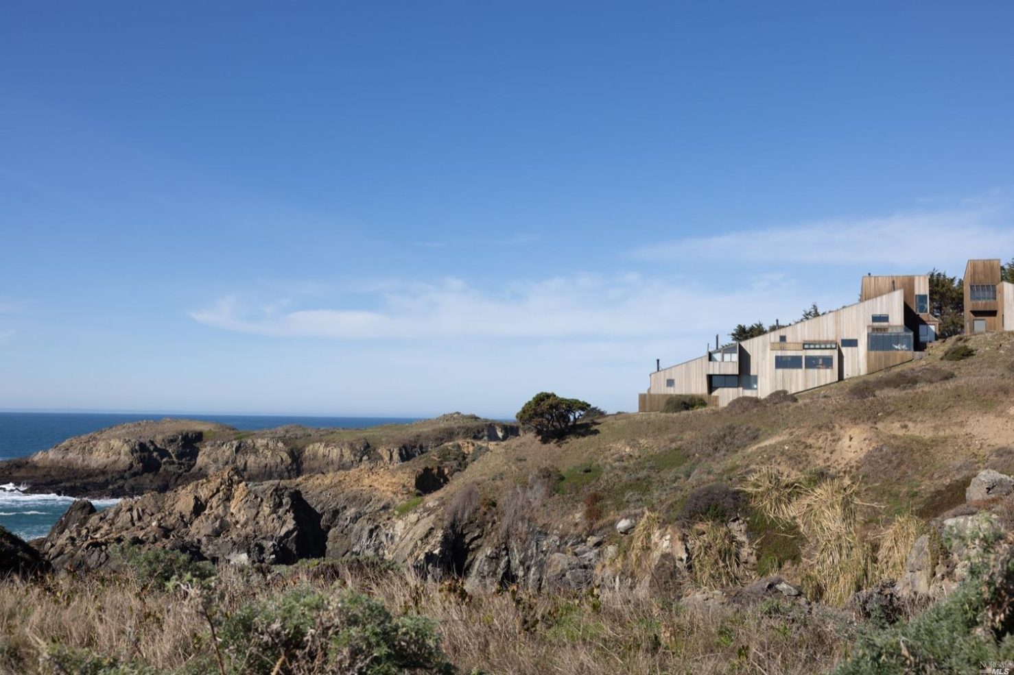 A clifftop Sea Ranch condo asks for $1.7m - The Spaces