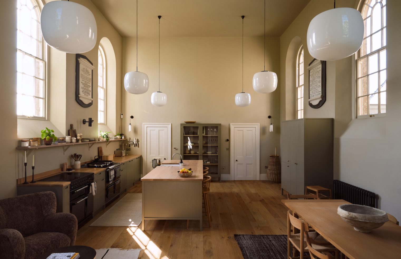 A renovated chapel hits the market in the Cotswolds - The Spaces