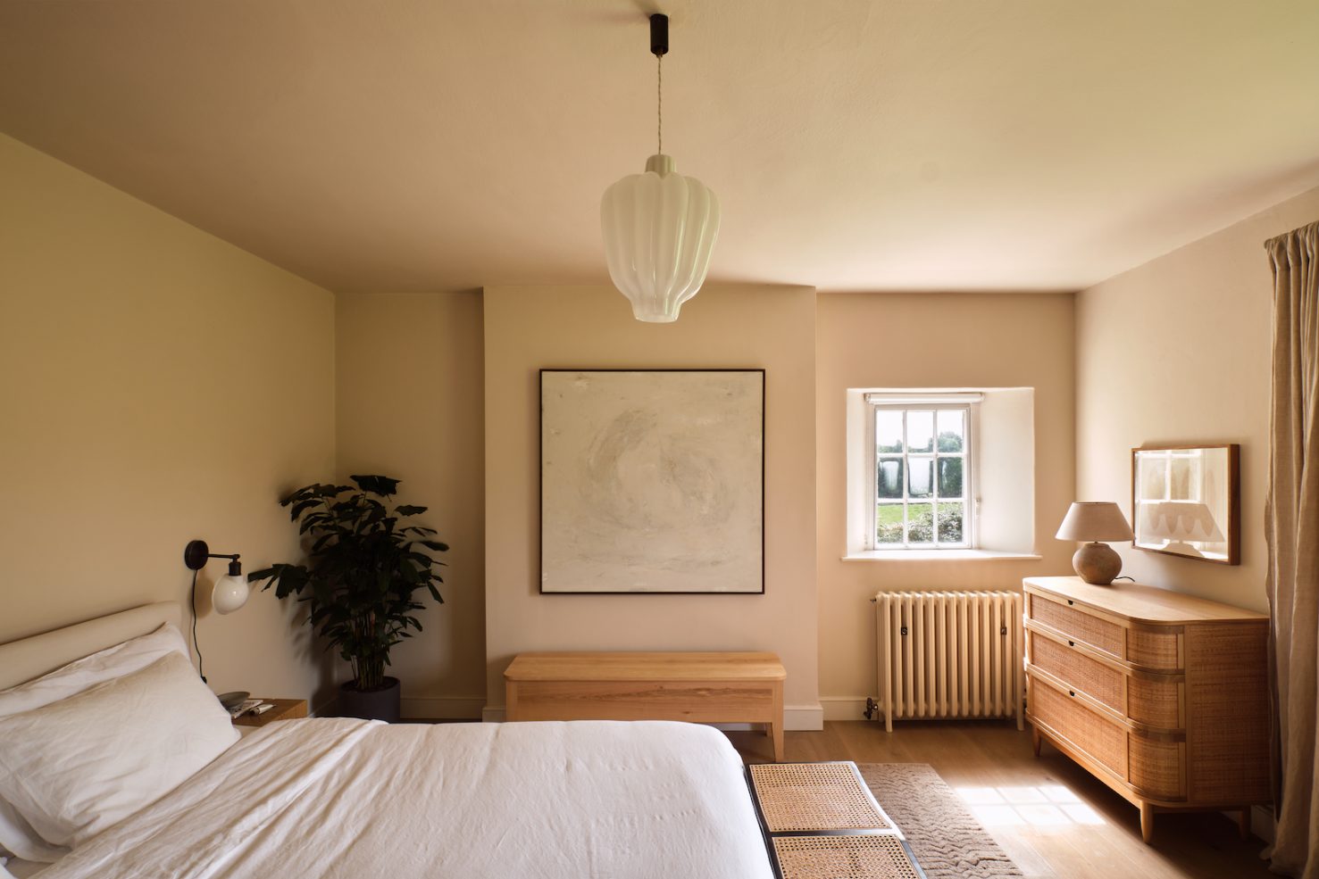 A renovated chapel hits the market in the Cotswolds - The Spaces