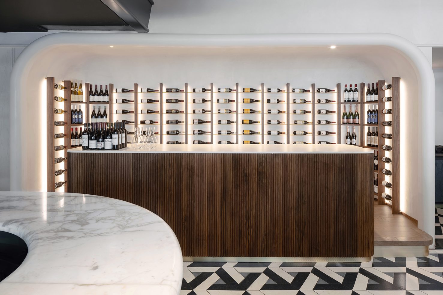Monochrome plays a starring role at Toronto restaurant Alobar Downtown ...