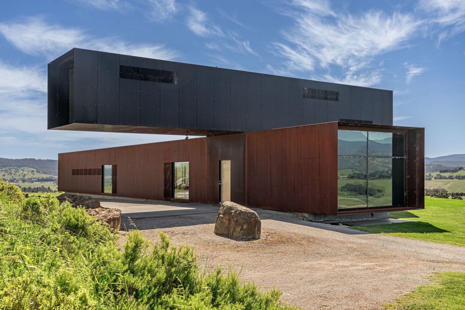 An architect's gravity-defying winery home in Victoria's Yarra Valley is for sale - The Spaces