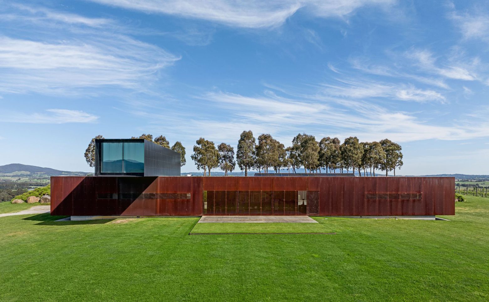 An architect's gravity-defying winery home in Victoria's Yarra Valley is for sale - The Spaces