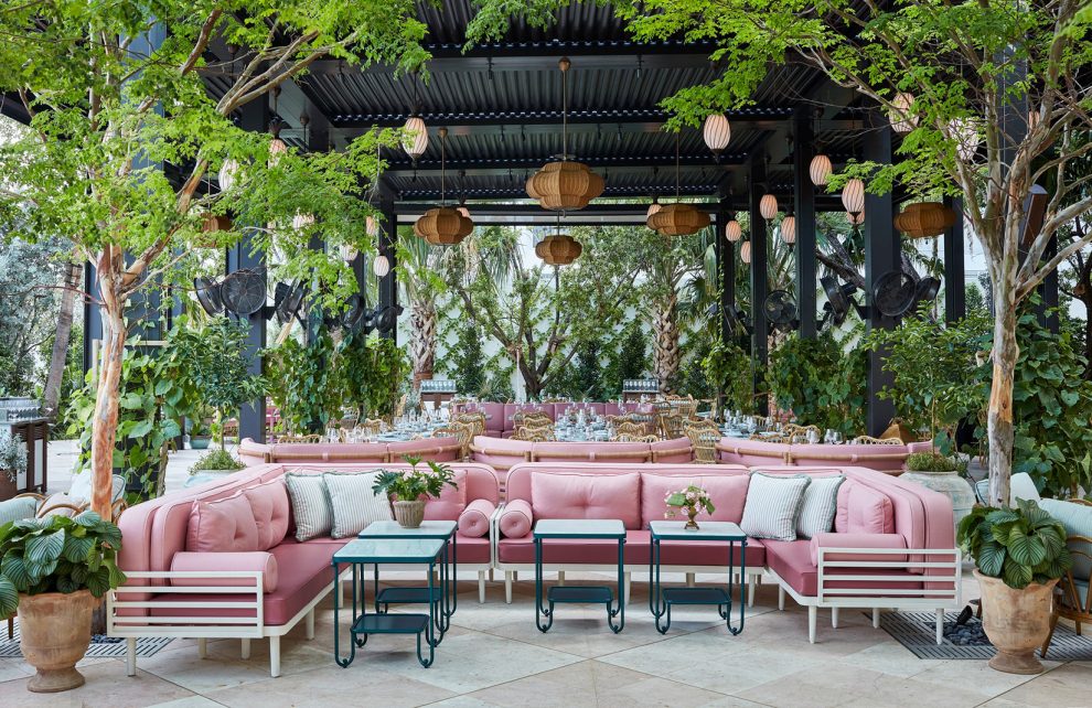 Superblue Miami opens with show featuring teamLAB, Es Devlin and James ...