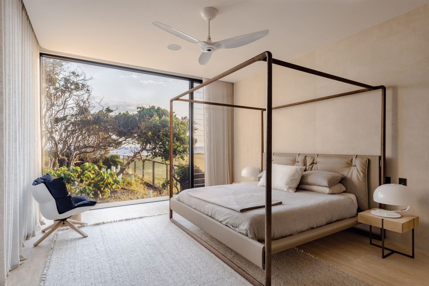 An ultra-luxe beachfront Byron Bay home comes to market - The Spaces