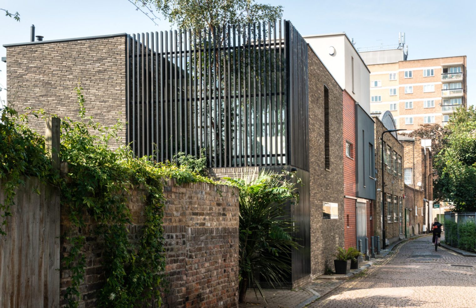 Explore London’s Blackbox House II by Form_art Architects - The Spaces