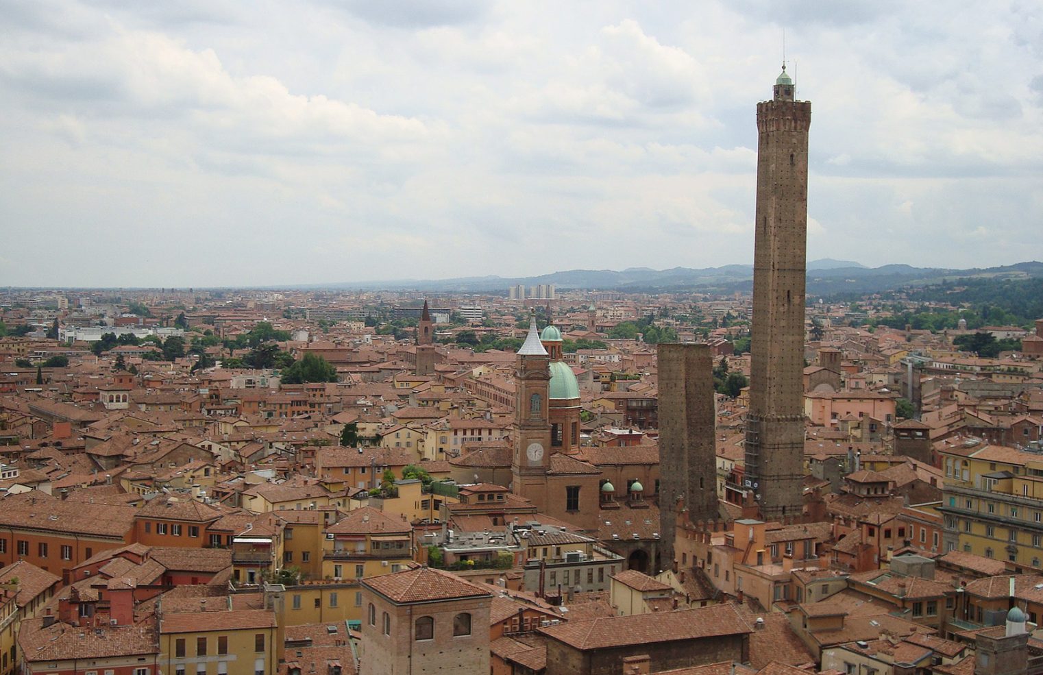 Bologna's medieval 'leaning tower' to be fixed