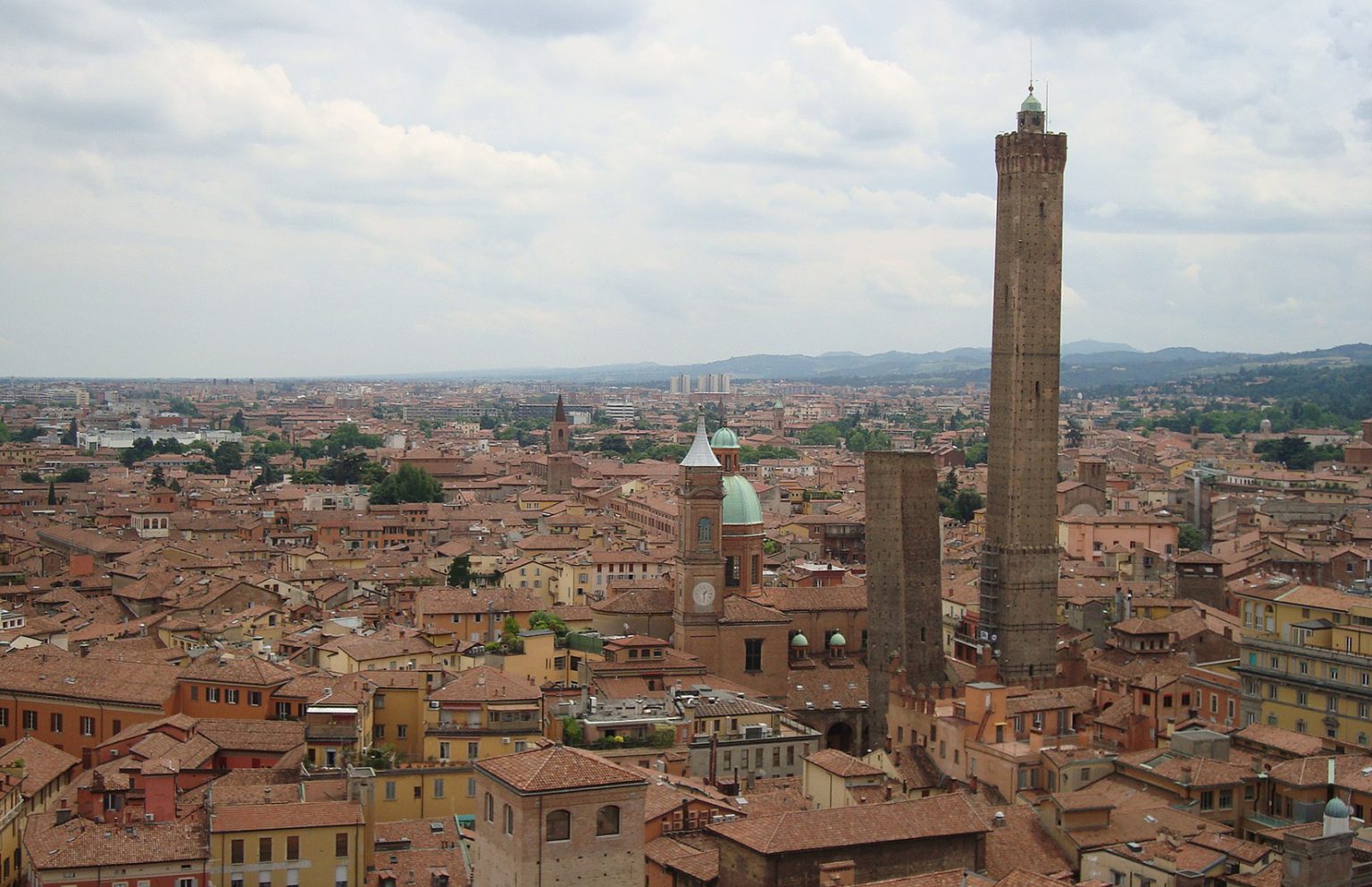 Bologna's medieval 'leaning tower' to be fixed