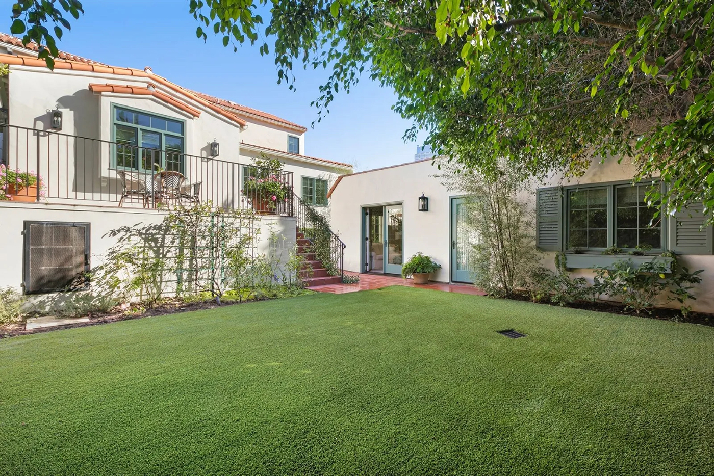Emma Stone is selling her pastel-infused LA home - The Spaces