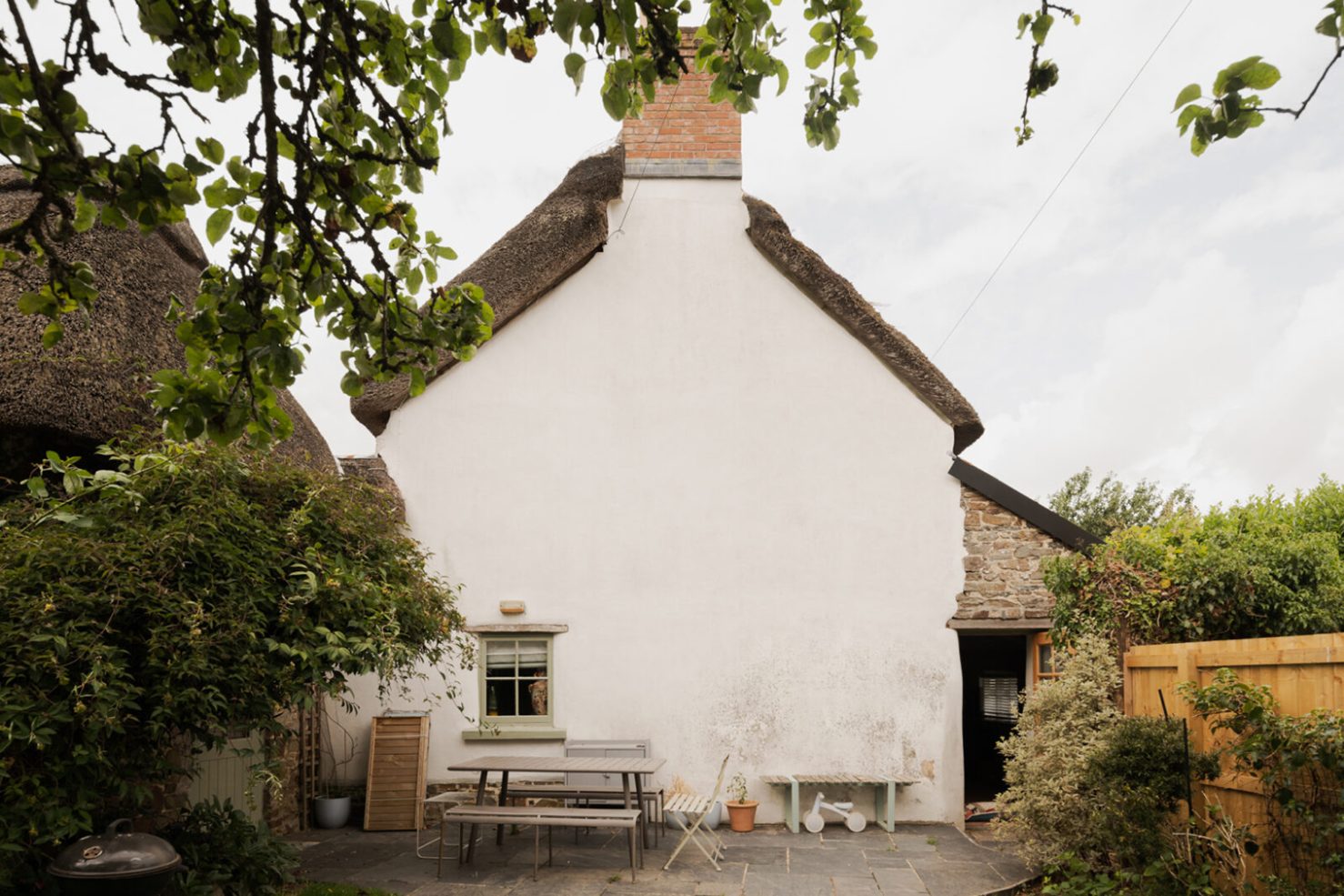 This dreamy Devon cottage is asking for £445,000 - The Spaces