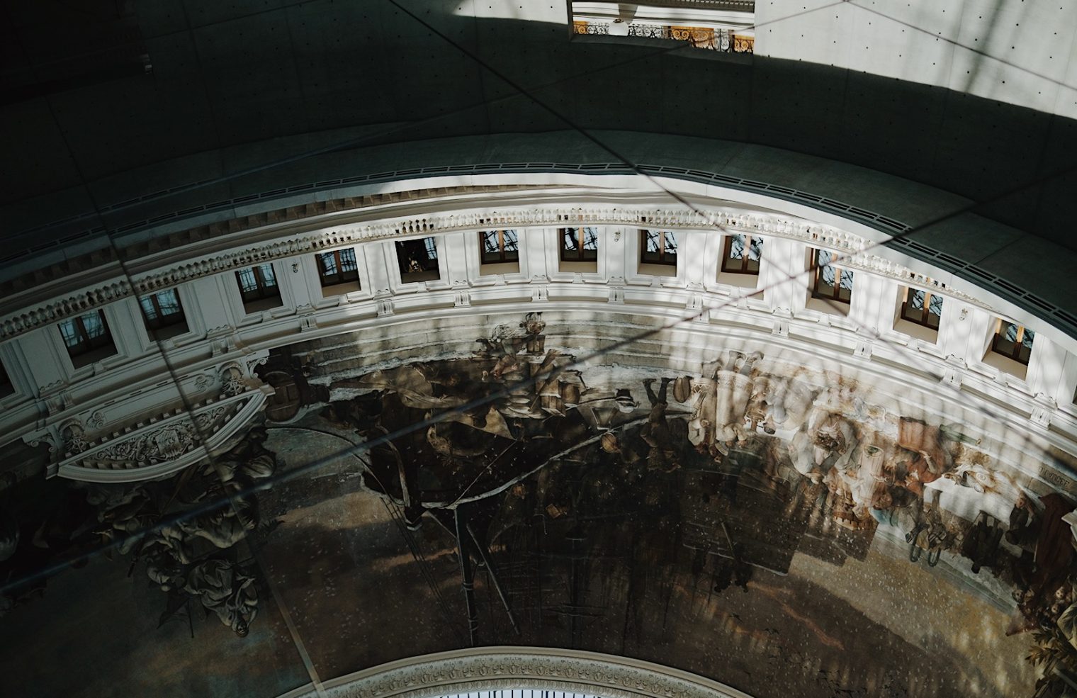 Kimsooja's mirrored installation offers a new perspective on the Bourse ...