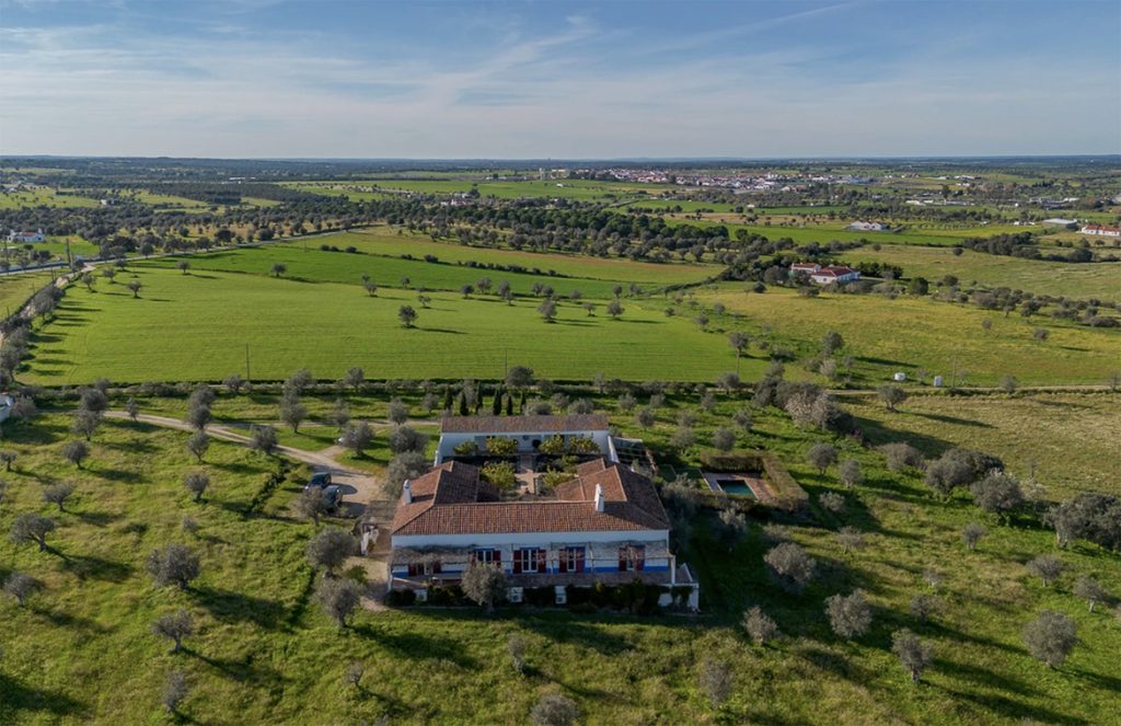 Peek inside this rural Alentejo farmhouse surrounded by walled gardens ...