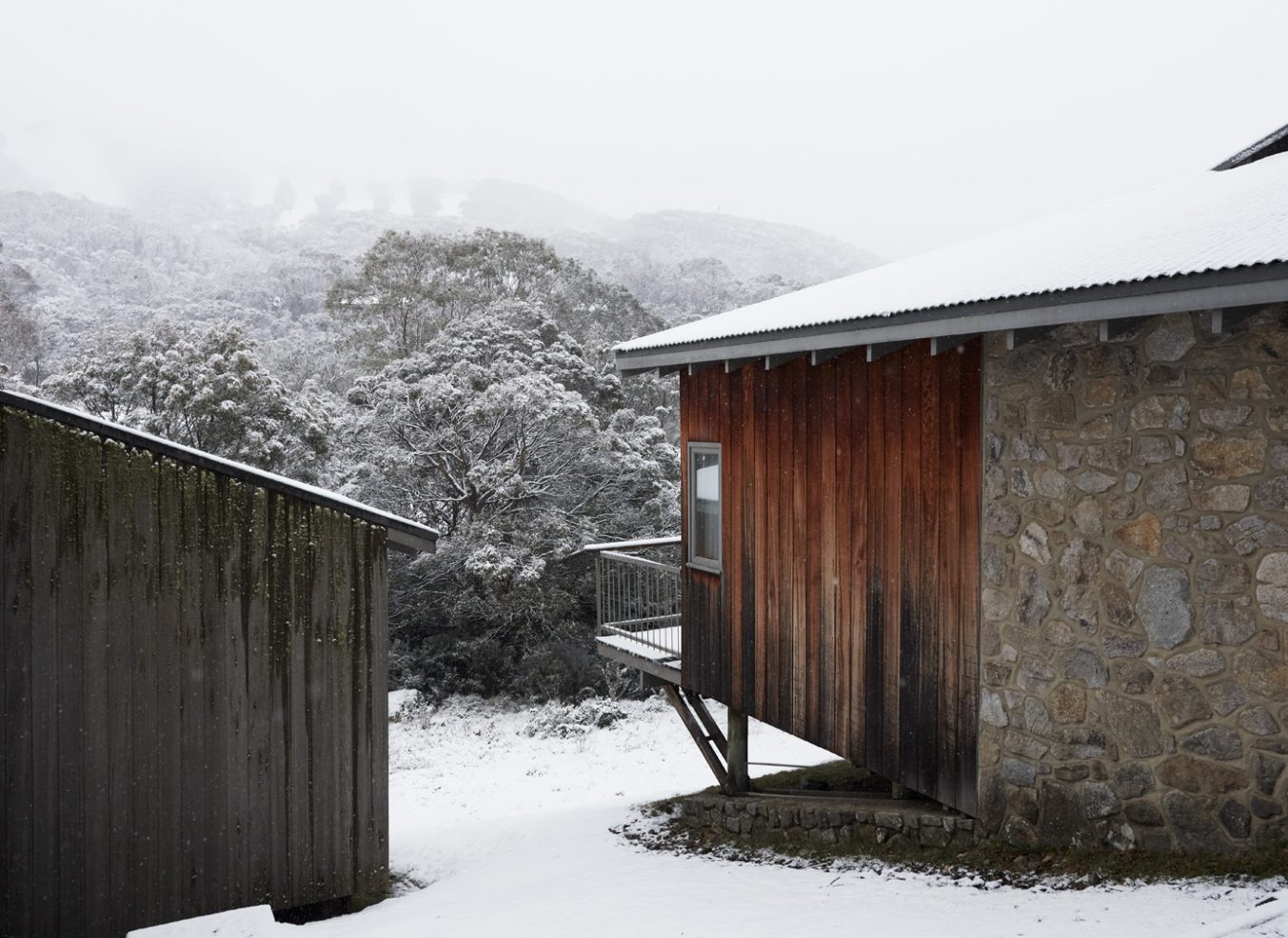 A Sea Ranch-inspired retreat is for sale in the Snowy Mountains - The ...