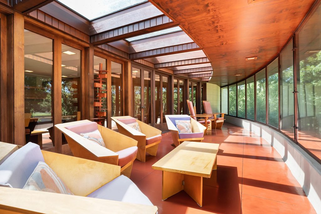 Frank Lloyd Wright’s Winn House is on the market after an $800,000 ...