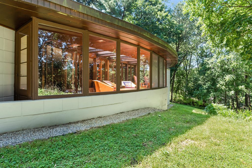 Frank Lloyd Wright’s Winn House is on the market after an $800,000 ...