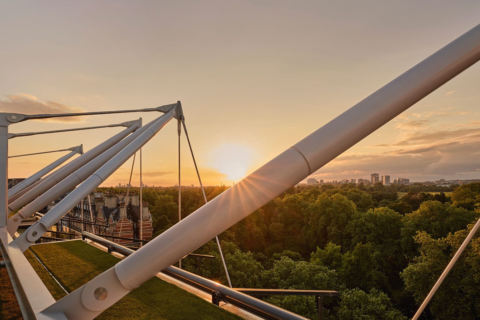 The all-suite Emory hotel opens for high rollers in London - The Spaces