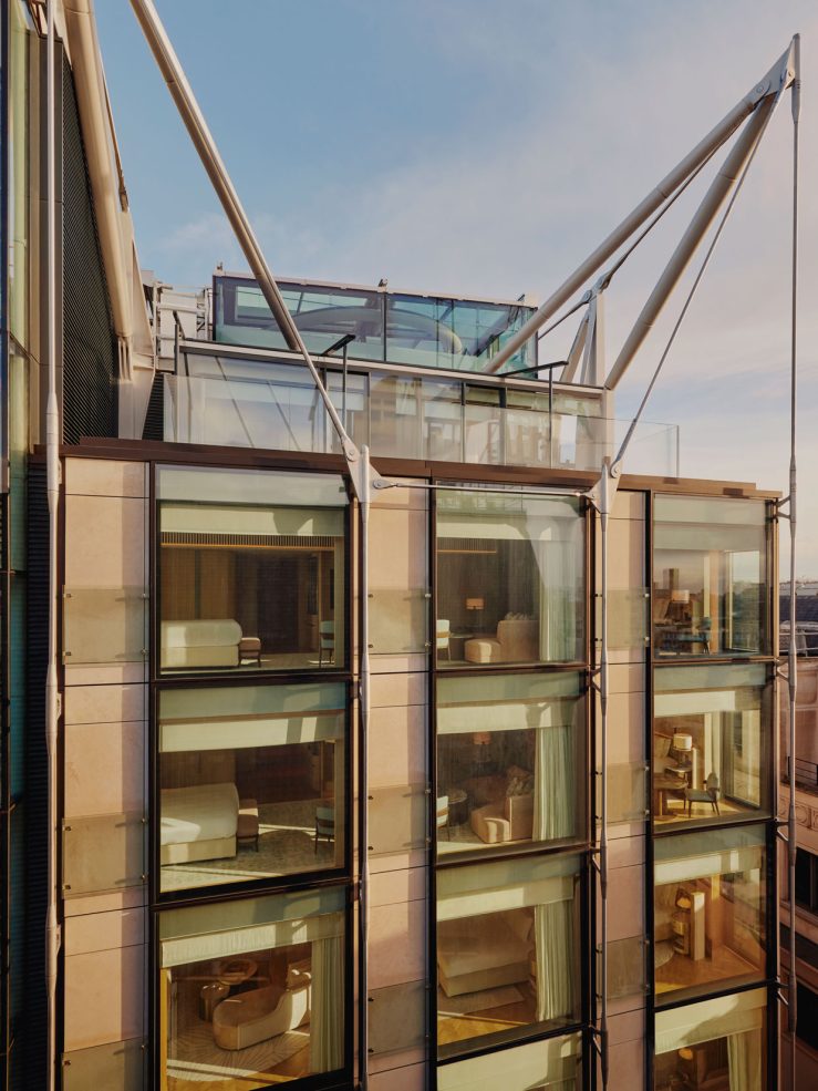 The all-suite Emory hotel opens for high rollers in London - The Spaces