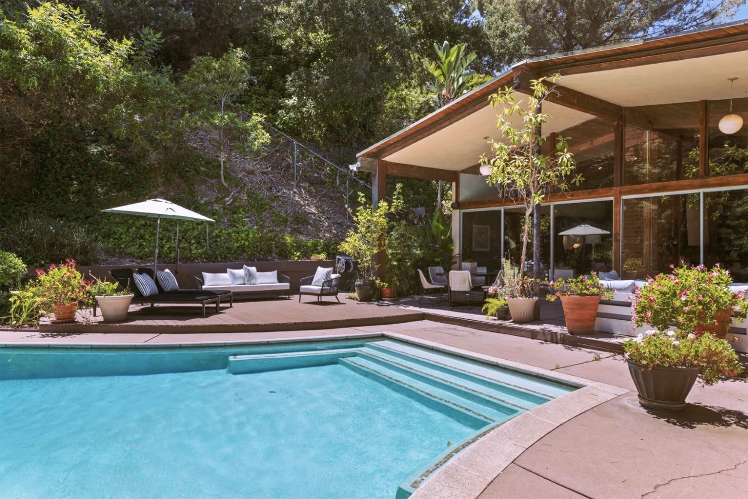 This Beverly Hills home stays true to its midcentury roots - The Spaces