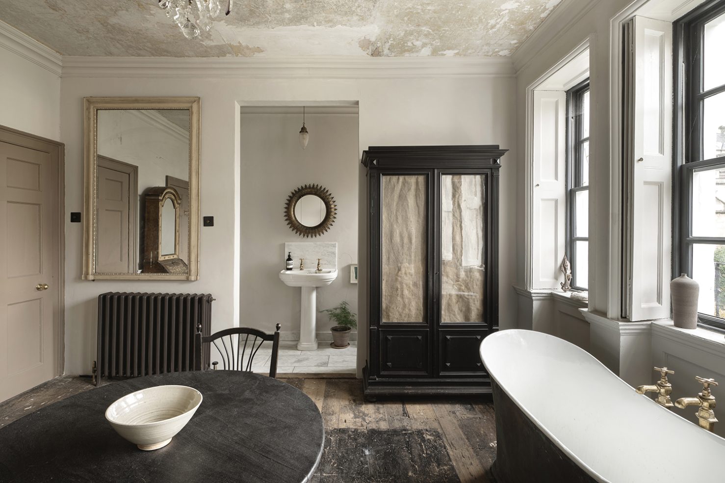 A pretty Georgian townhouse in Bath’s historic Miles Building asks £1 ...