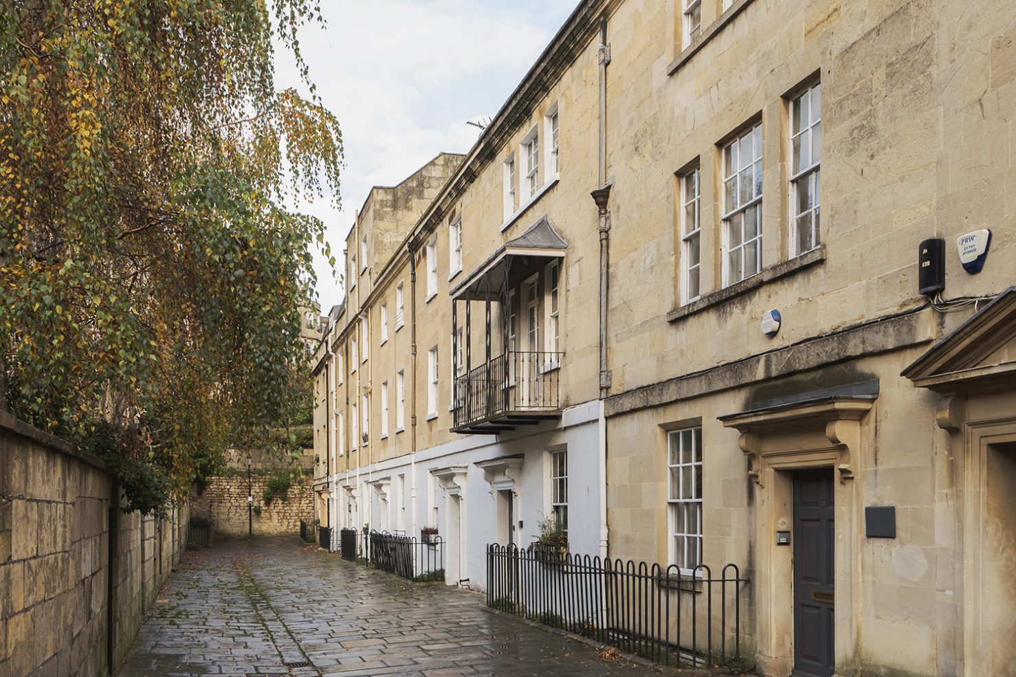 A pretty Georgian townhouse in Bath’s historic Miles Building asks £1 ...