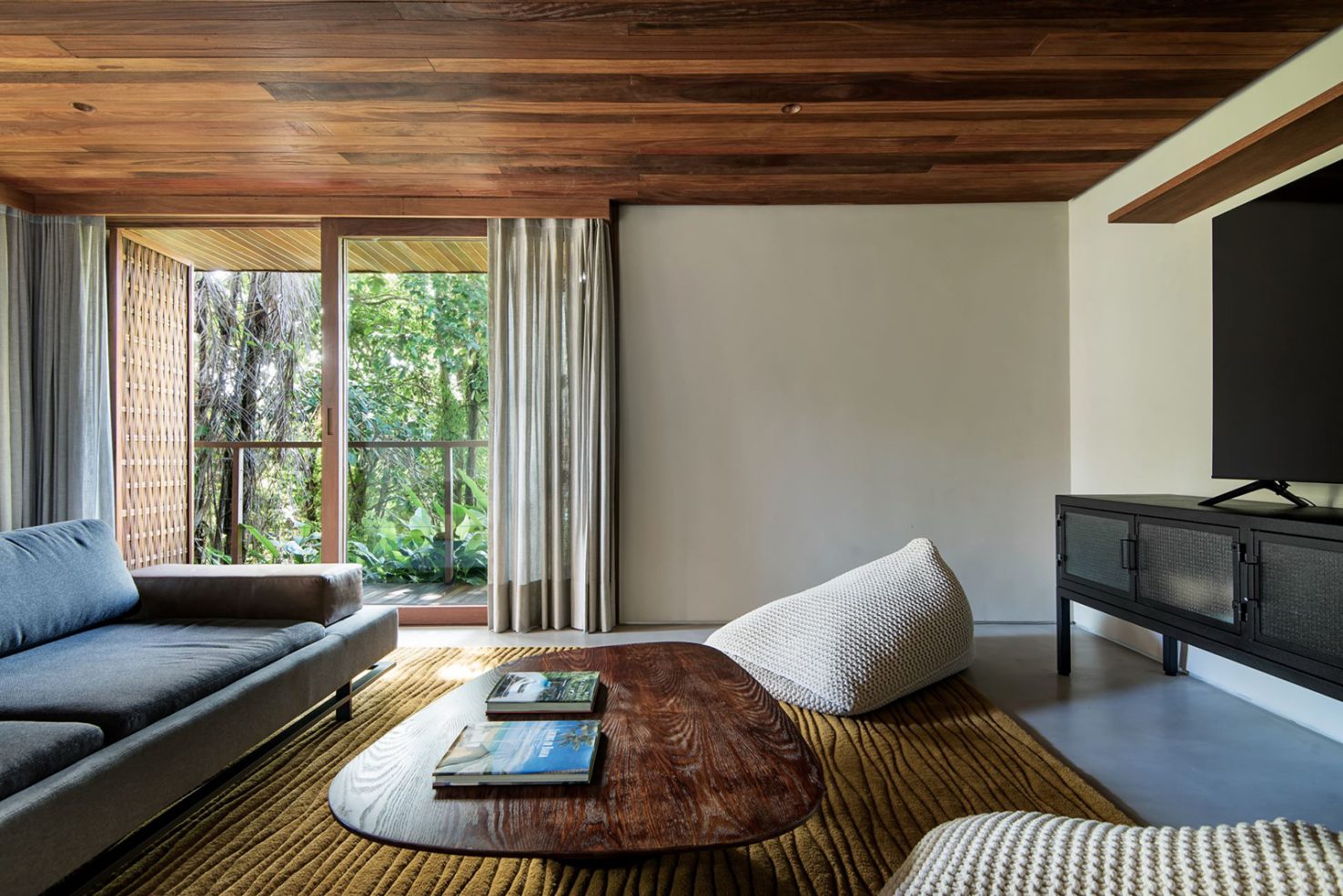 This modern jungle retreat in Bahia has ocean views - The Spaces