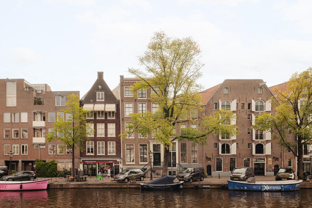 In Amsterdam, a historic canal-side home has undergone a revamp - The ...