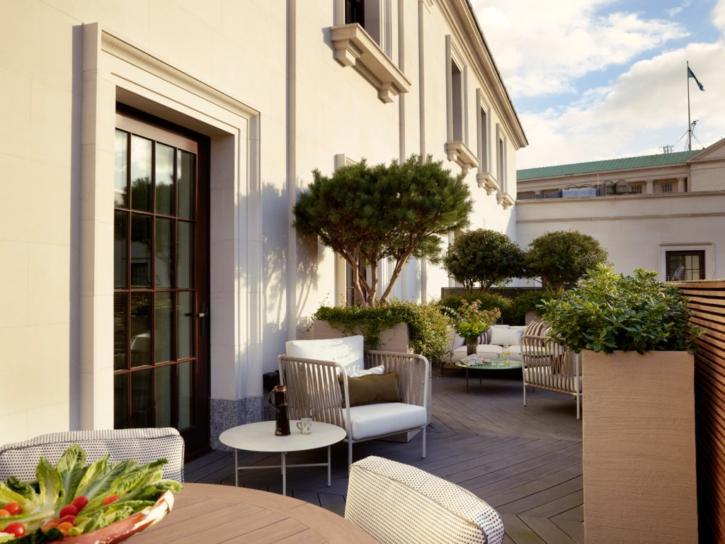 StudioMorey reveals its refined OWO Raffles residence in London - The Spaces