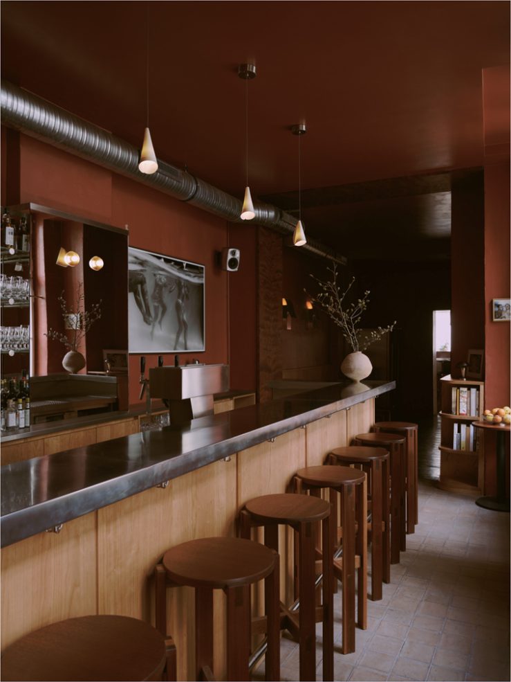 Berlin's newest wine bar Pluto makes you feel at home - The Spaces