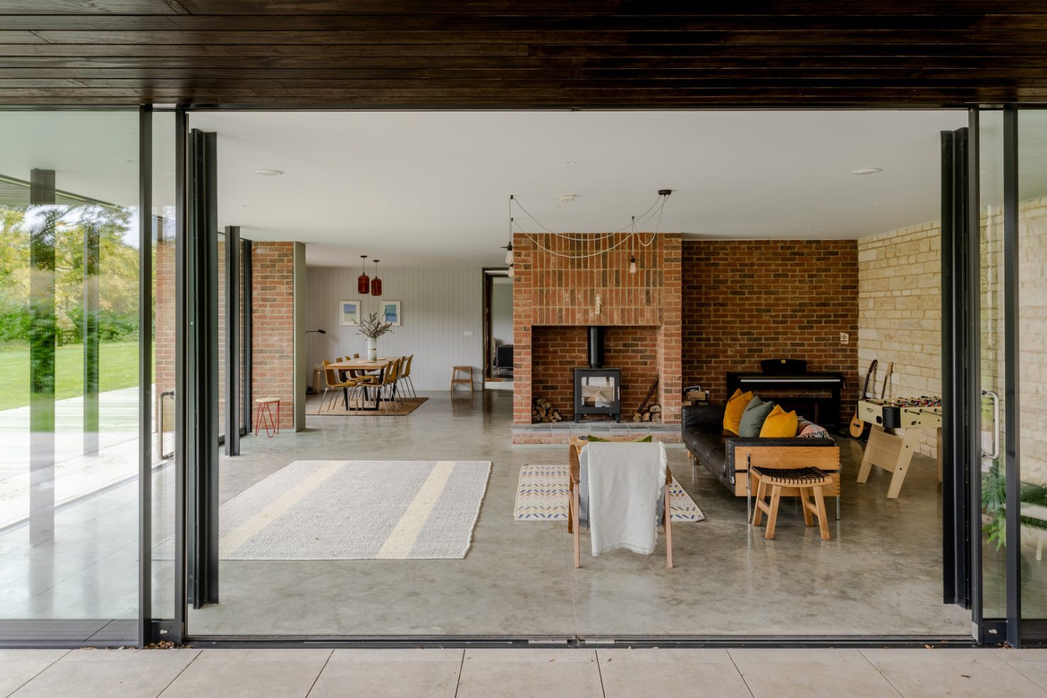 Split House is an award-winning home of two halves in the Chilterns ...