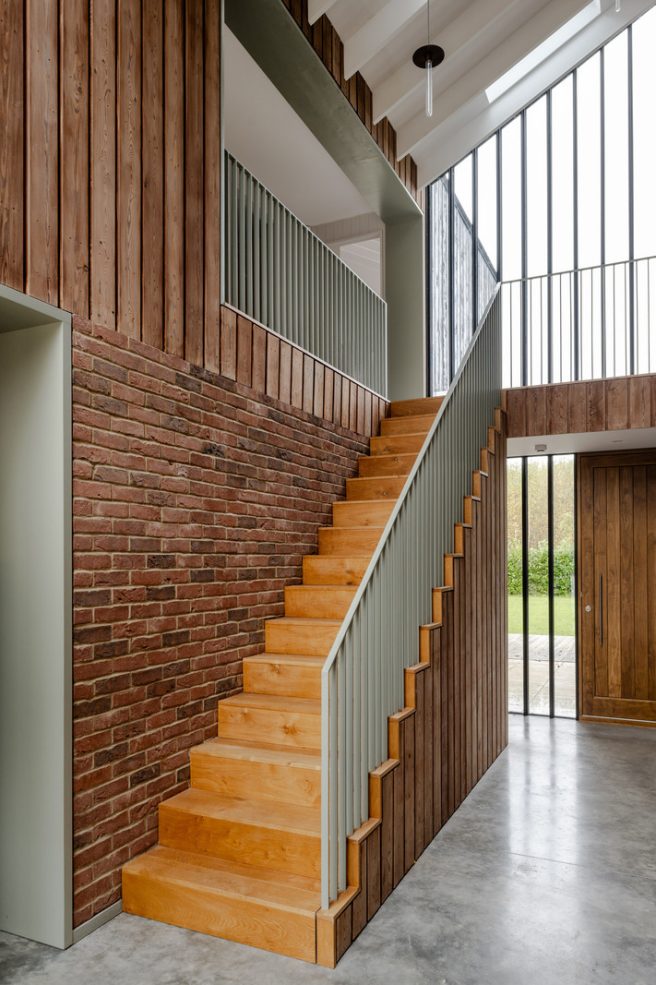 Split House is an award-winning home of two halves in the Chilterns ...