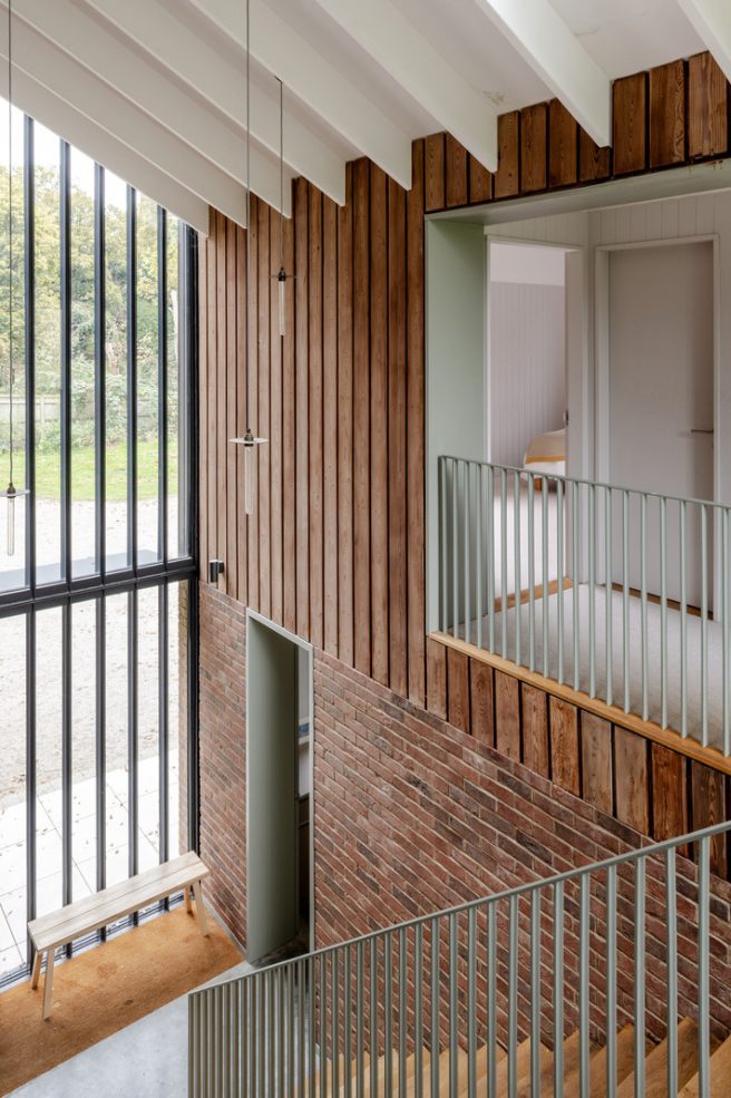 Split House is an award-winning home of two halves in the Chilterns ...