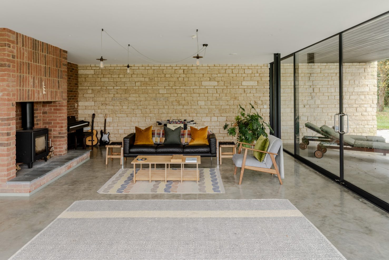 Split House is an award-winning home of two halves in the Chilterns ...