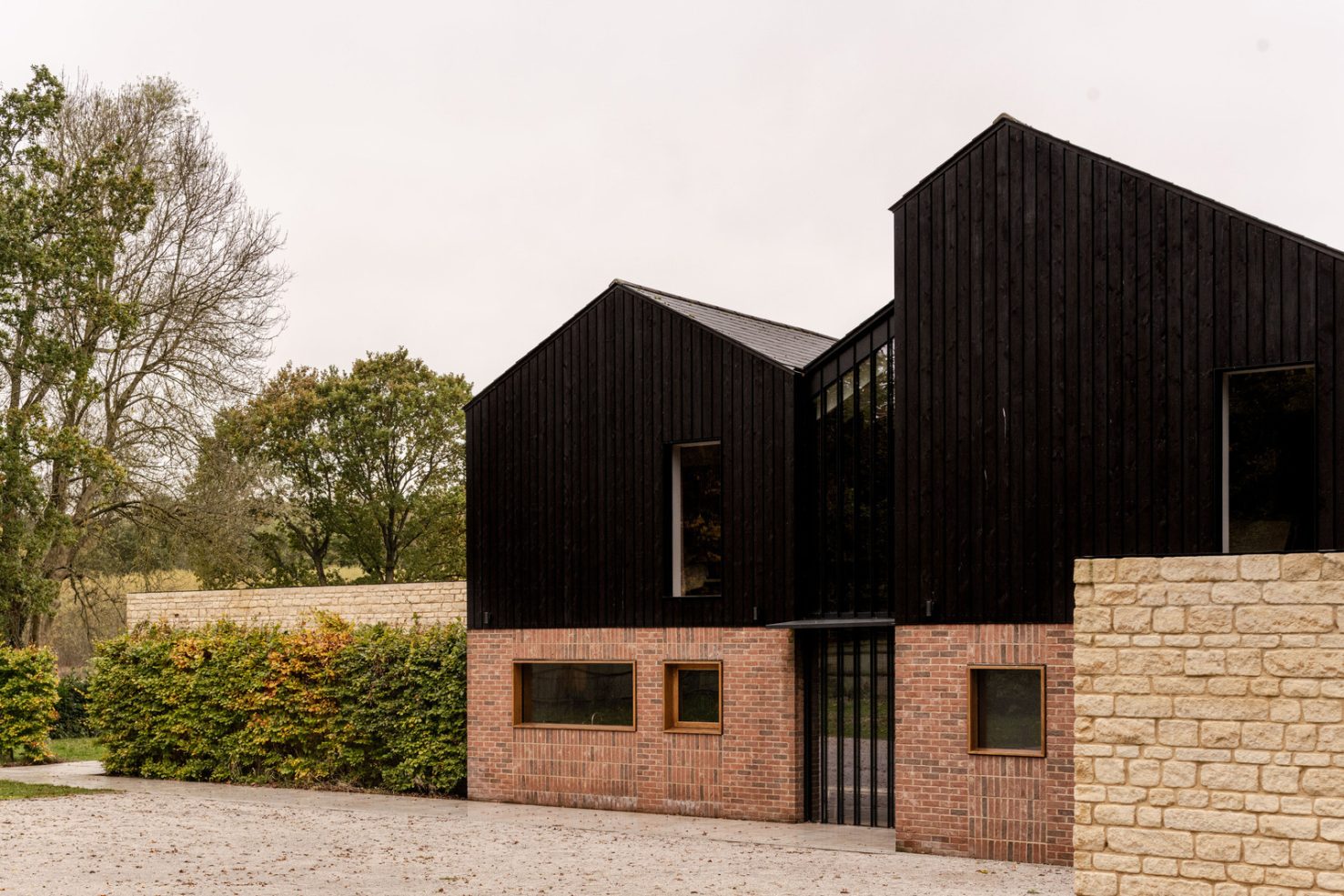 Split House is an award-winning home of two halves in the Chilterns ...