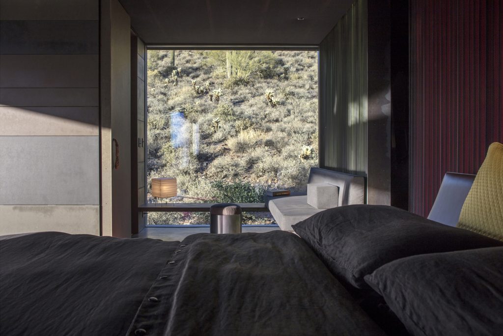 A postmodern desert hideaway outside Phoenix lists for $2.3m - The Spaces