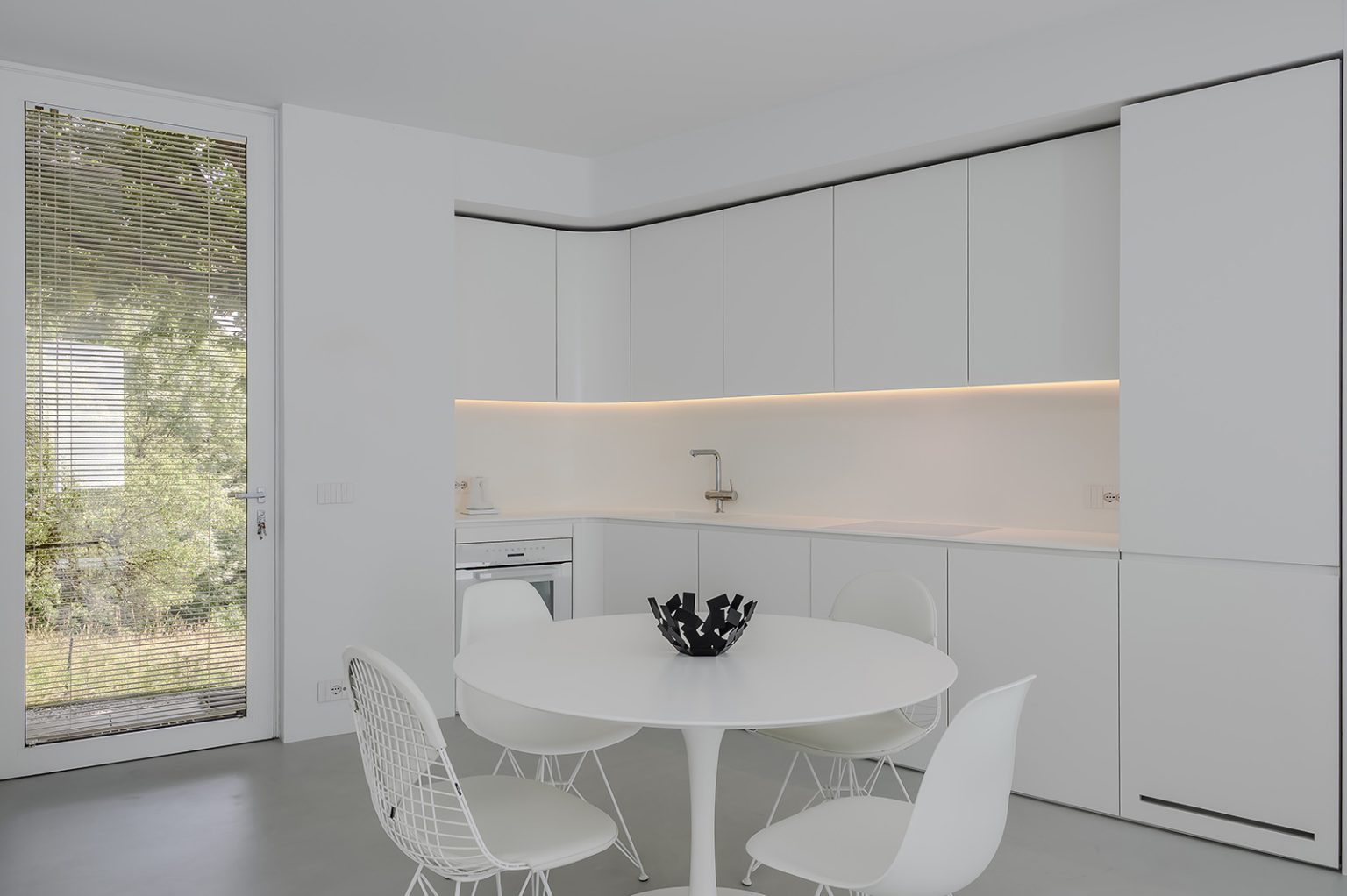 Live pentagonally near Lake Maggiore for under a million euros - The Spaces