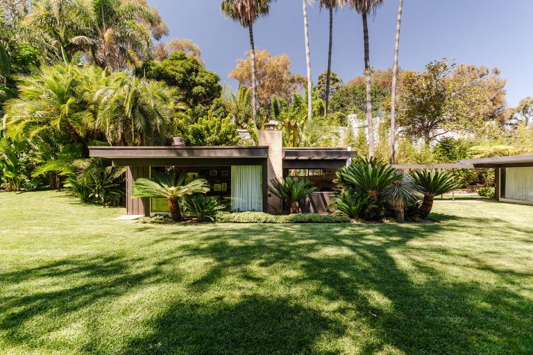 Tour the only Case Study House designed by Richard Neutra - The Spaces