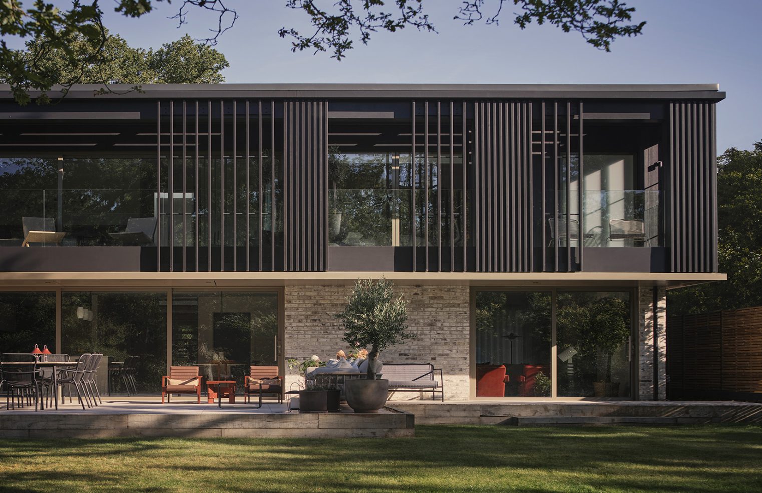 Wood slats are everywhere. Why are designers such fans? - The Spaces