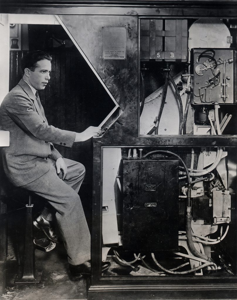 As the photo booth turns 100, London rediscovers its analogue thrills ...