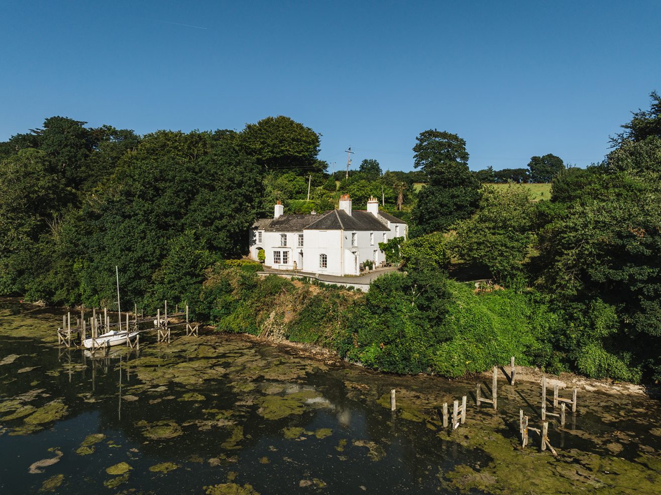 This Grade II-listed riverside estate offers a foothold in Cornwall ...