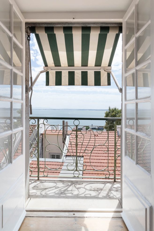 An 18th-century multi-unit residence lists in old Lisbon - The Spaces