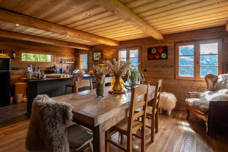 Built for laying low, this alpine aerie hides in the Aravis foothills ...