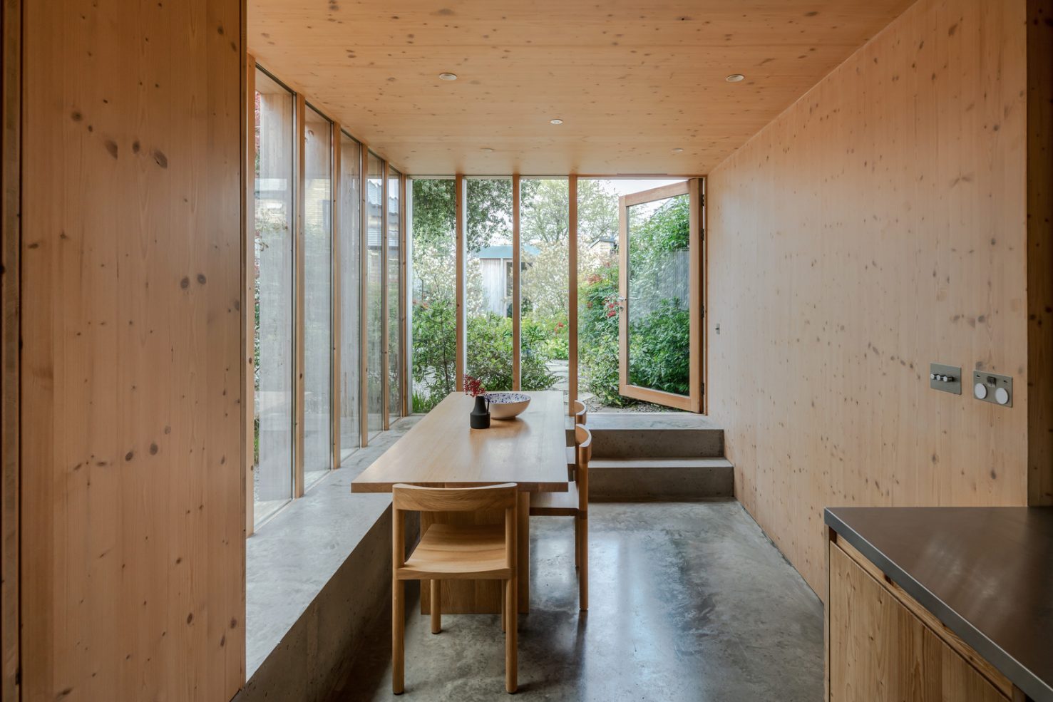 Architects complete — then list — an infill home and studio in London ...